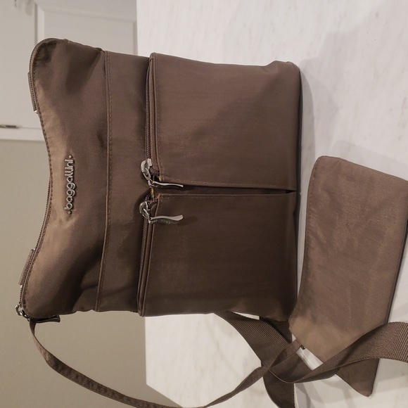 Baggallini | Bags | Baggallini Nwot Crossbody Bag With Pouch Taupe ...